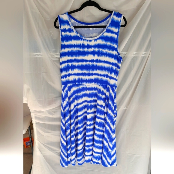 LuLaRoe | Dresses | Lularoe Nicki Tie Dye Blue White Stripe Sleeveless ...